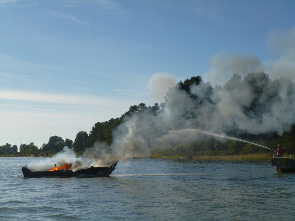 Fishing boat catches fire in Steveston; one person hurt - BC ...