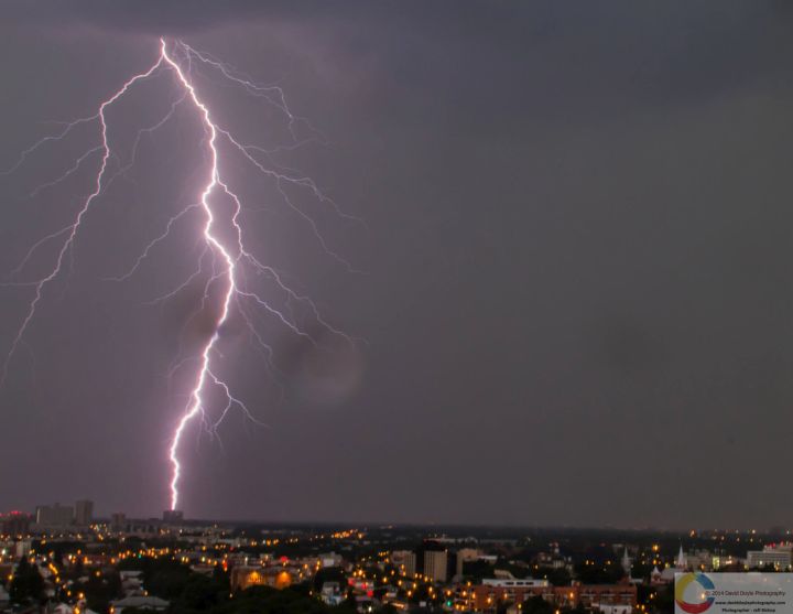 WATCH: Lightning strikes throughout Edmonton - Edmonton | Globalnews.ca