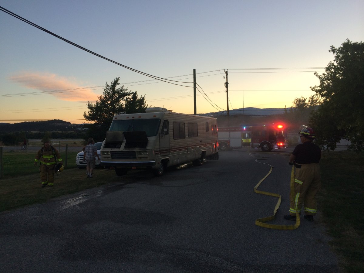 Motorhome fire contained by passersby - Okanagan | Globalnews.ca