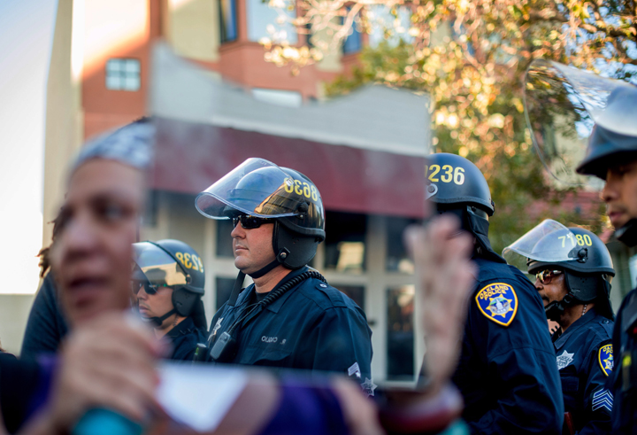 #HandsUpDontShoot solidarity rallies continue across U.S. - National ...