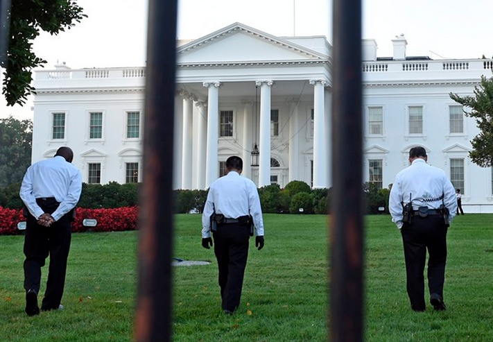 Secret Service to add 2nd layer of steel spikes to White House fence ...