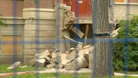 Demolition begins on Connaught School - Regina | Globalnews.ca