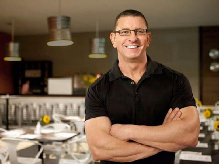 Celebrity chef Robert Irvine talks food, budgets and helping others ...