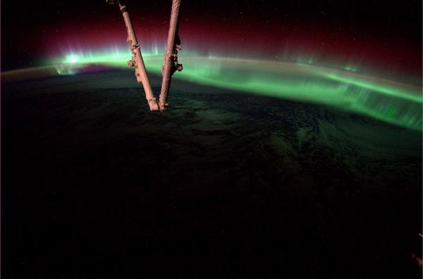 Why do we get the northern lights? | Globalnews.ca