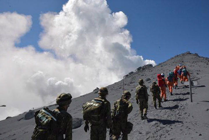 IN PHOTOS: Powerful images as Japanese volcano Mount Ontake erupts ...