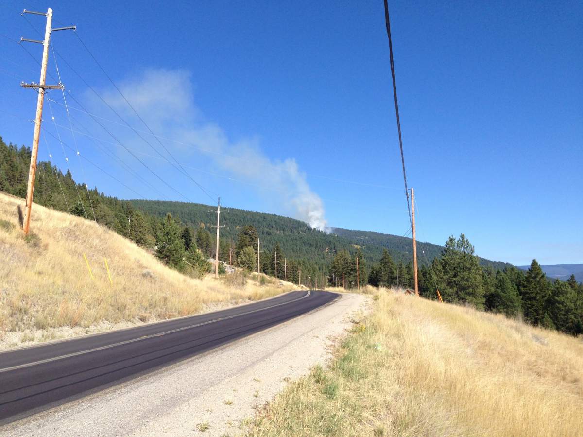 UPDATE: Perimeter set around forest fire near homes in Joe Rich ...