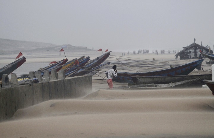 Cyclone kills at least 24 in India; storm weakens over Japan - National ...