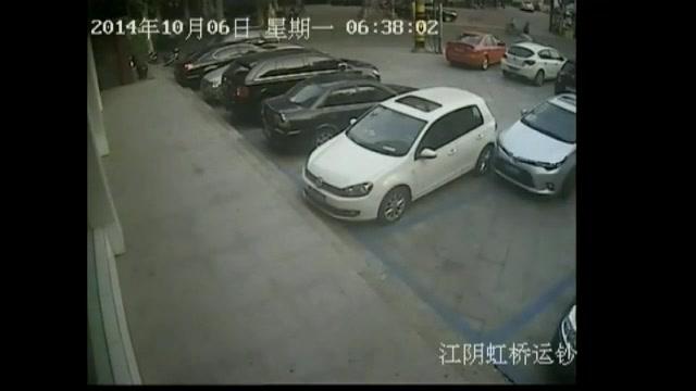 WATCH: Clumsy driver struggles to back out of parking spot - National ...