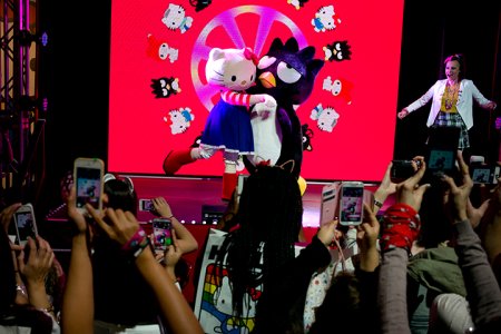IN PHOTOS: Crowds, costumes, cuteness at first ever Hello Kitty Con ...