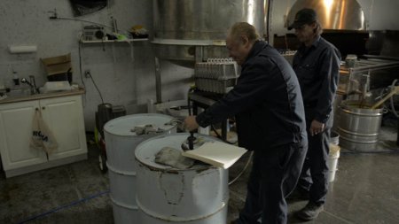 Where did 10-thousand barrels of stolen maple syrup go? | Globalnews.ca