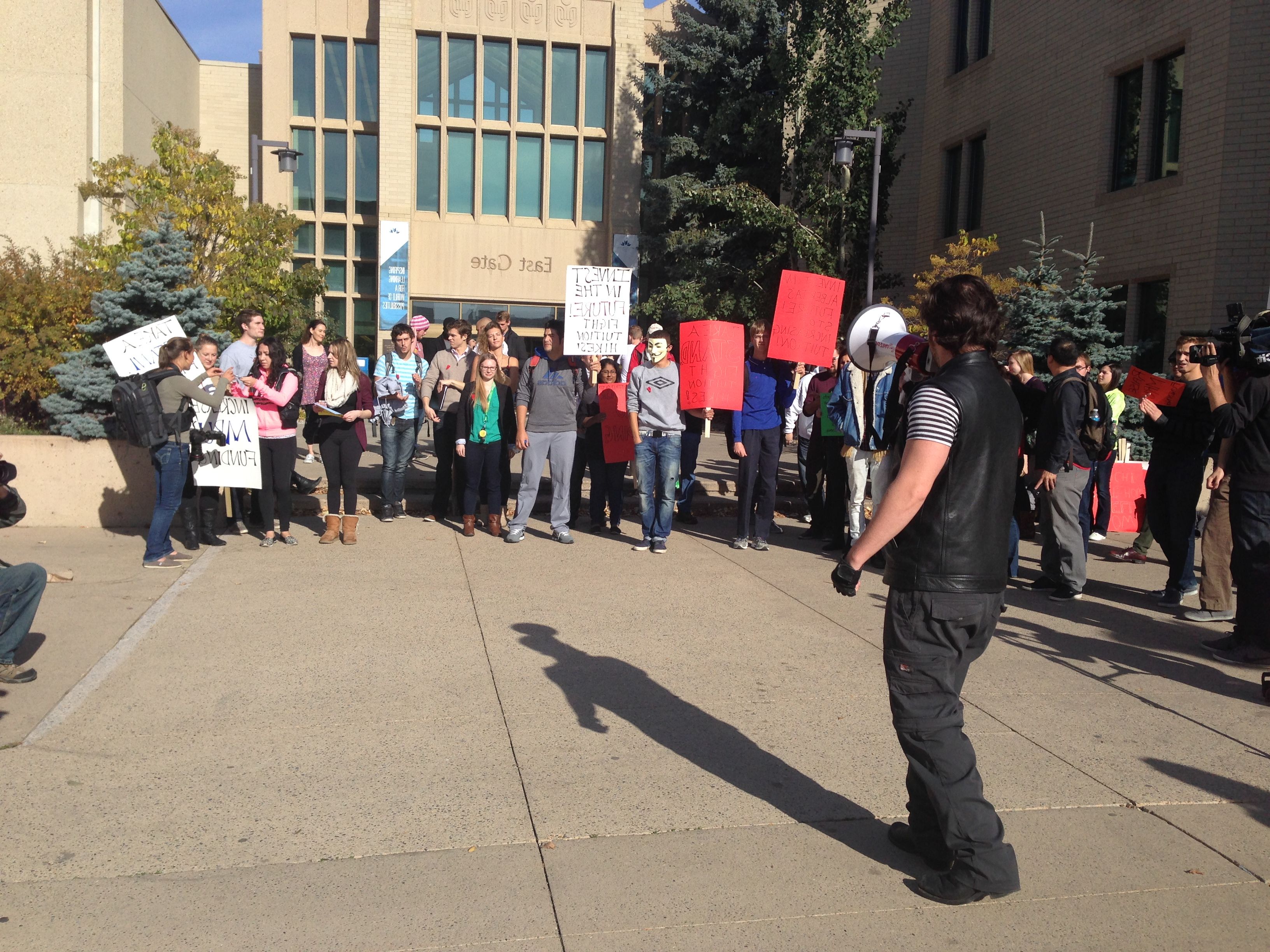 MRU students rally in opposition of proposed tuition hikes | Globalnews.ca