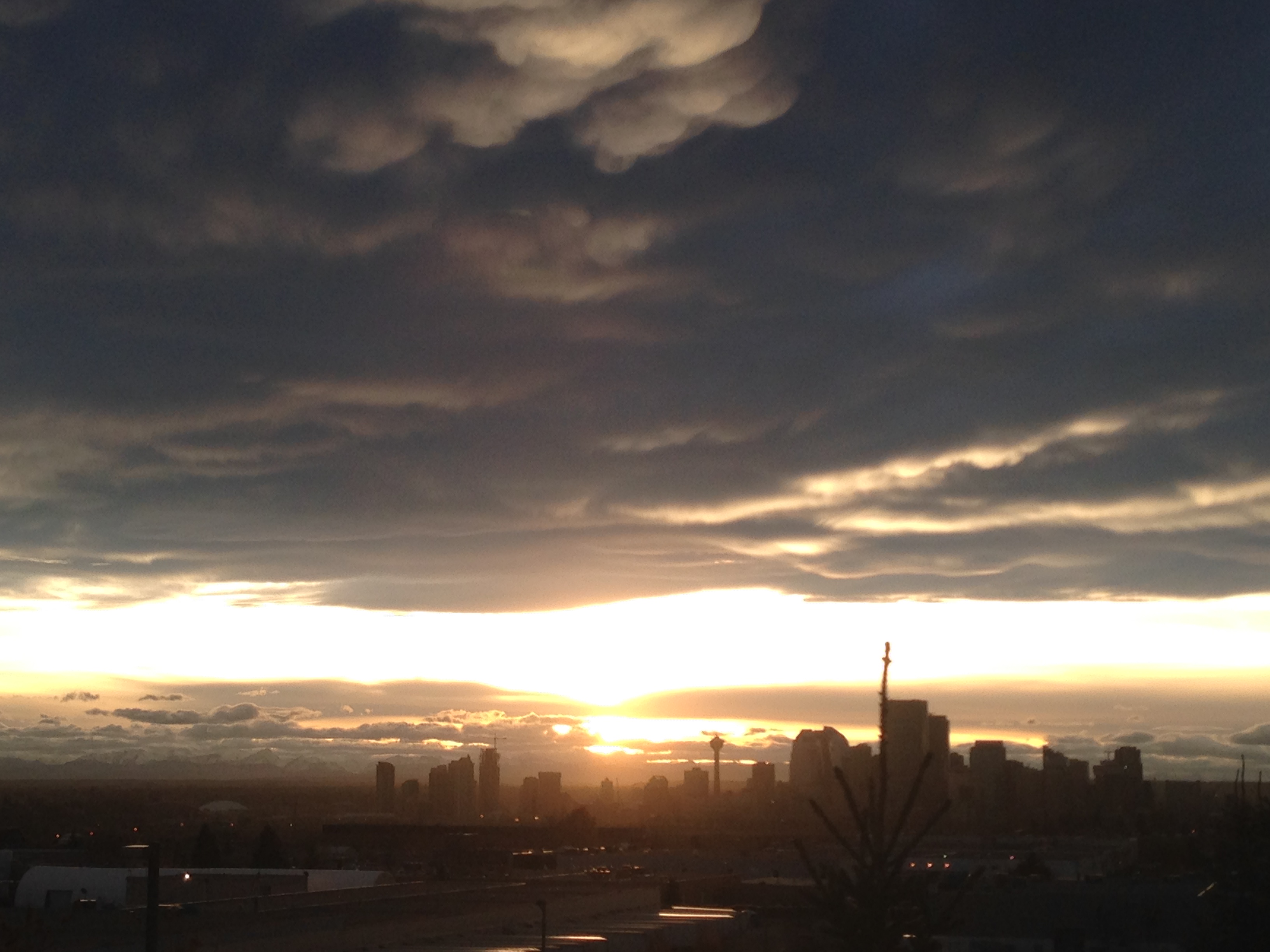 Calgarians in awe of Chinook sunset - Calgary | Globalnews.ca