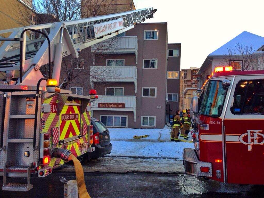 Fire forces evacuation of southwest Calgary apartment building ...