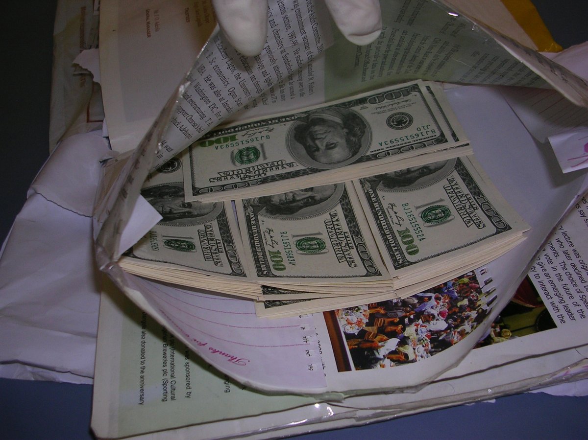 Nearly $40,000 in fake cash seized at Edmonton airport - Edmonton ...