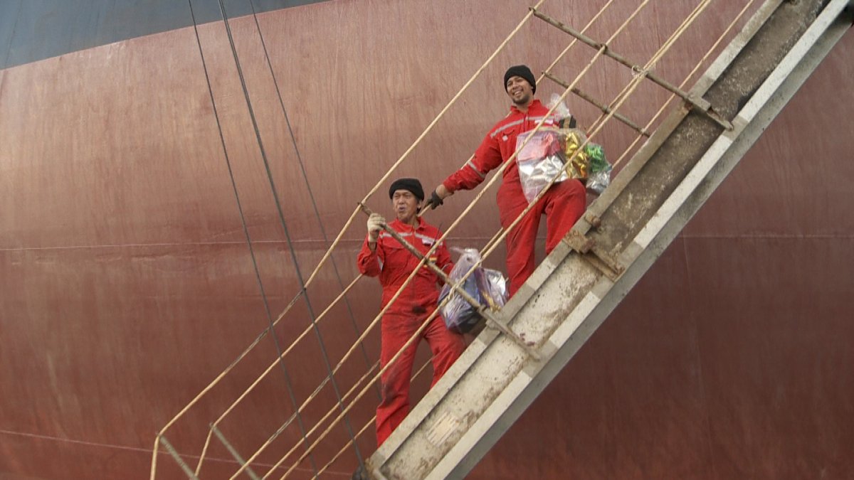 Seafaring Santa delivers presents to sailors stuck on Vancouver’s ...