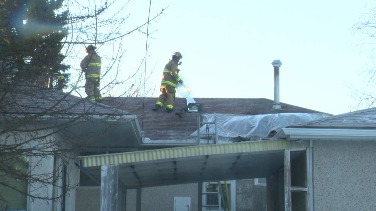 Fire breaks out at Spruce Cliff home - Calgary | Globalnews.ca