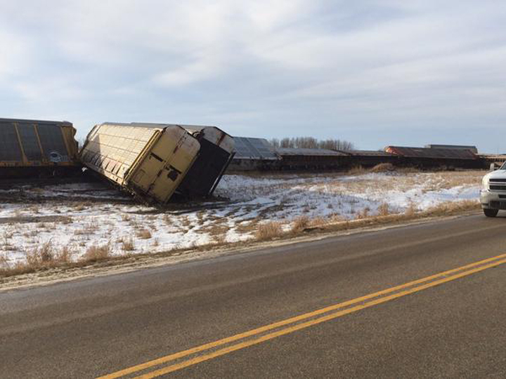 Train carrying dangerous goods derails near Raymore, Sask. | Globalnews.ca