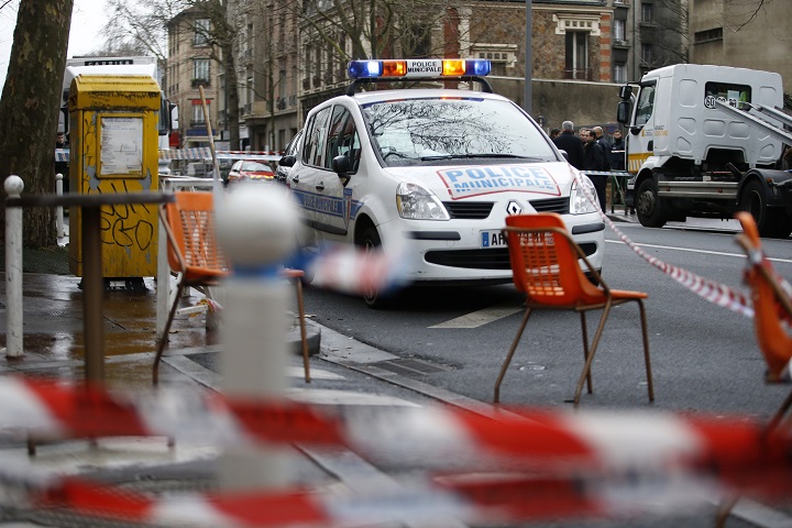 Police officer dies in shooting at Paris’ edge, amid tension - National ...