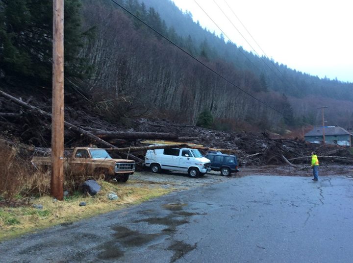 Mudslide splits coastal town of Ocean Falls, B.C. in half | Globalnews.ca