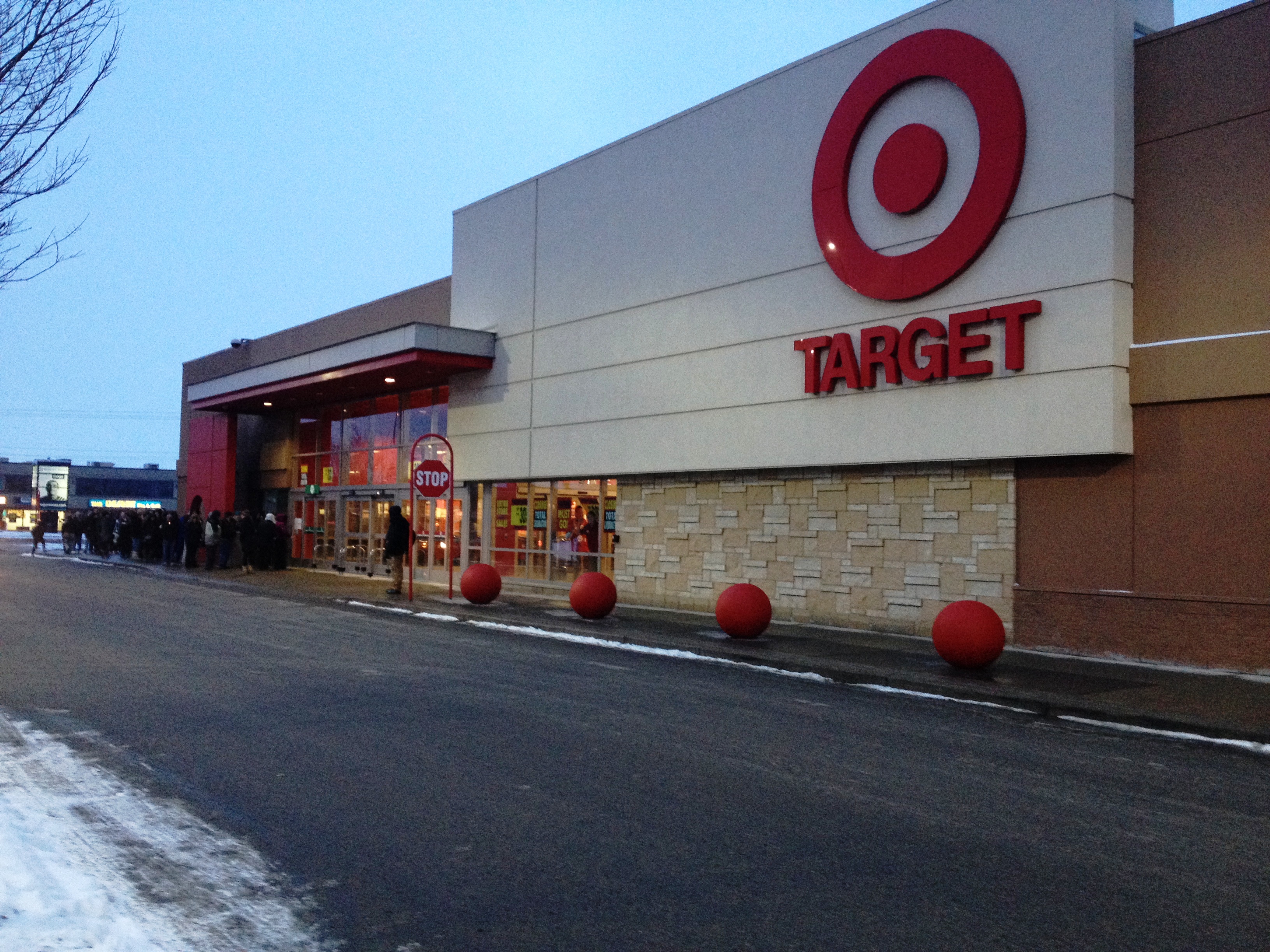 Discount disappointment as Calgary Target stores begin liquidation ...