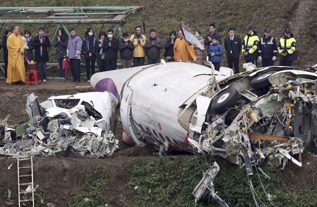 Pilot in deadly TransAsia flight crash throttled down working engine ...