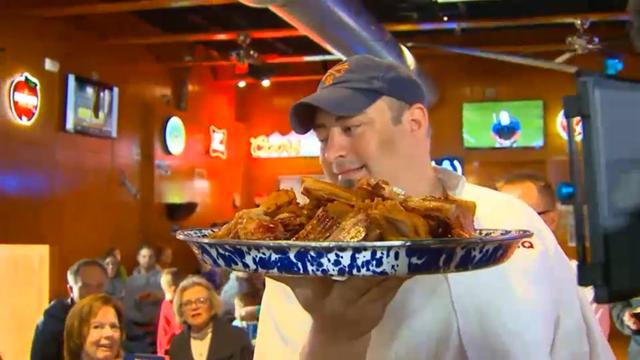 125-pound woman devours world-record five pounds of bacon in five ...