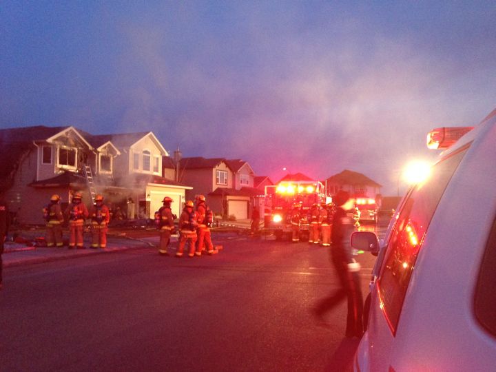 Fire engulfs Evergreen home - Calgary | Globalnews.ca