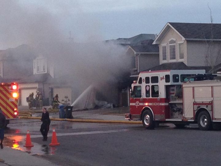 Fire engulfs Evergreen home - Calgary | Globalnews.ca