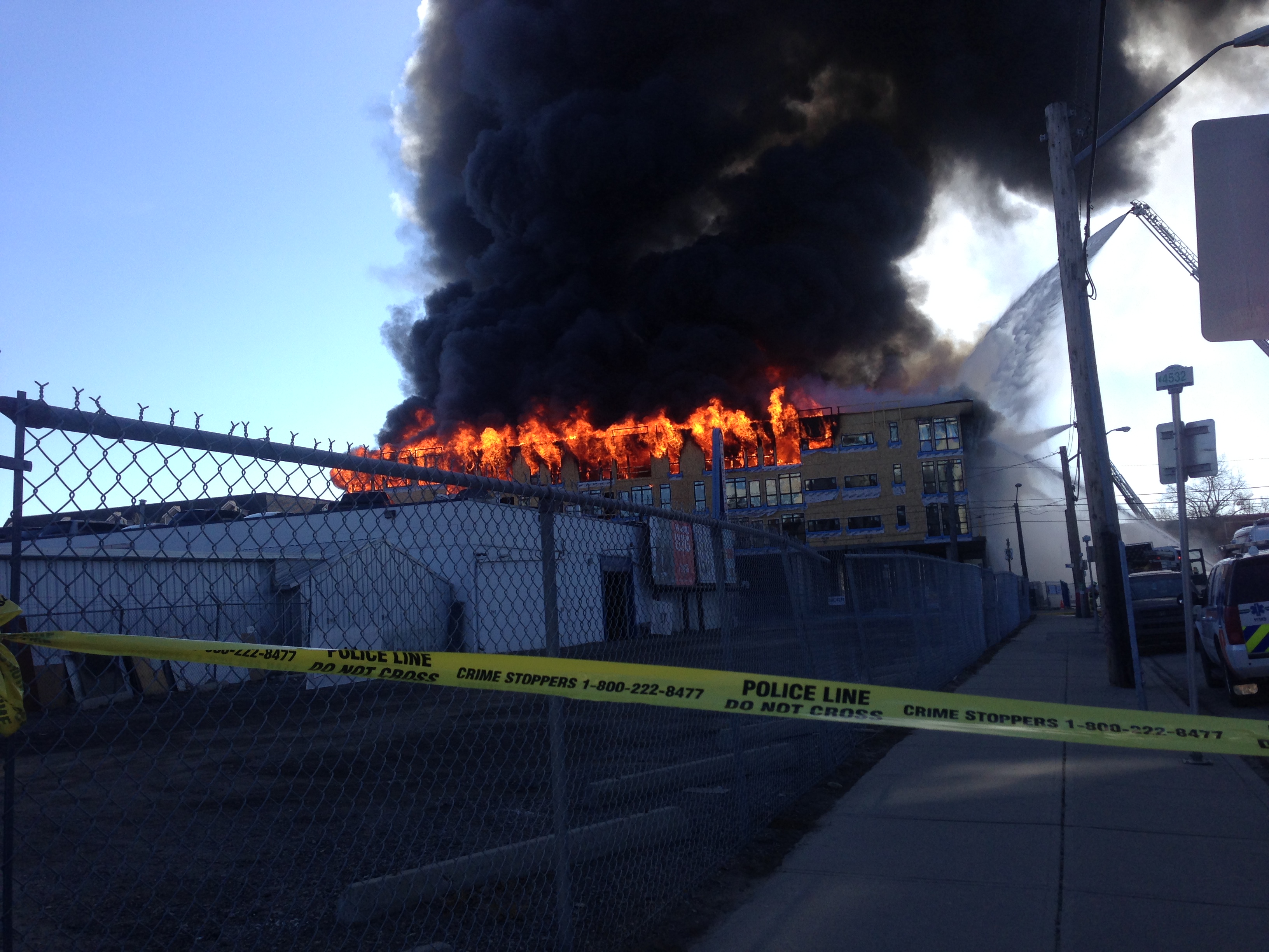 WATCH: Fire crews battle massive fire south of downtown | Globalnews.ca
