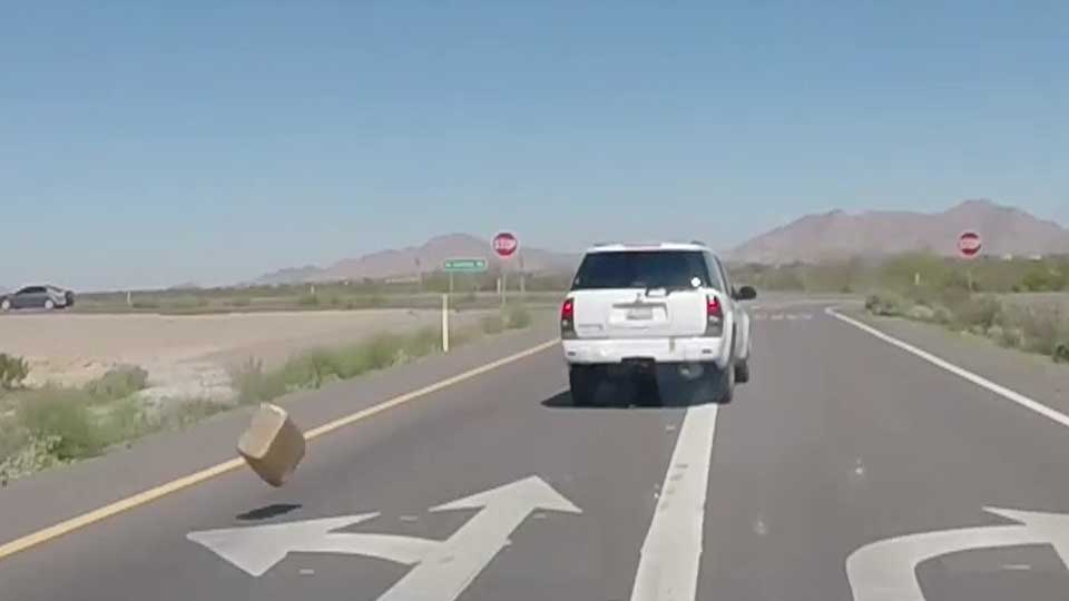 Suspects toss 15 bales of marijuana out window during police chase ...