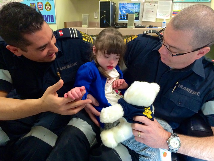 Little girl reunited with paramedics who saved her life - Toronto ...