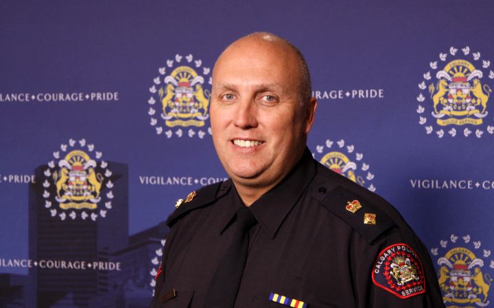 Calgary police introduce new interim chief as Rick Hanson retires ...