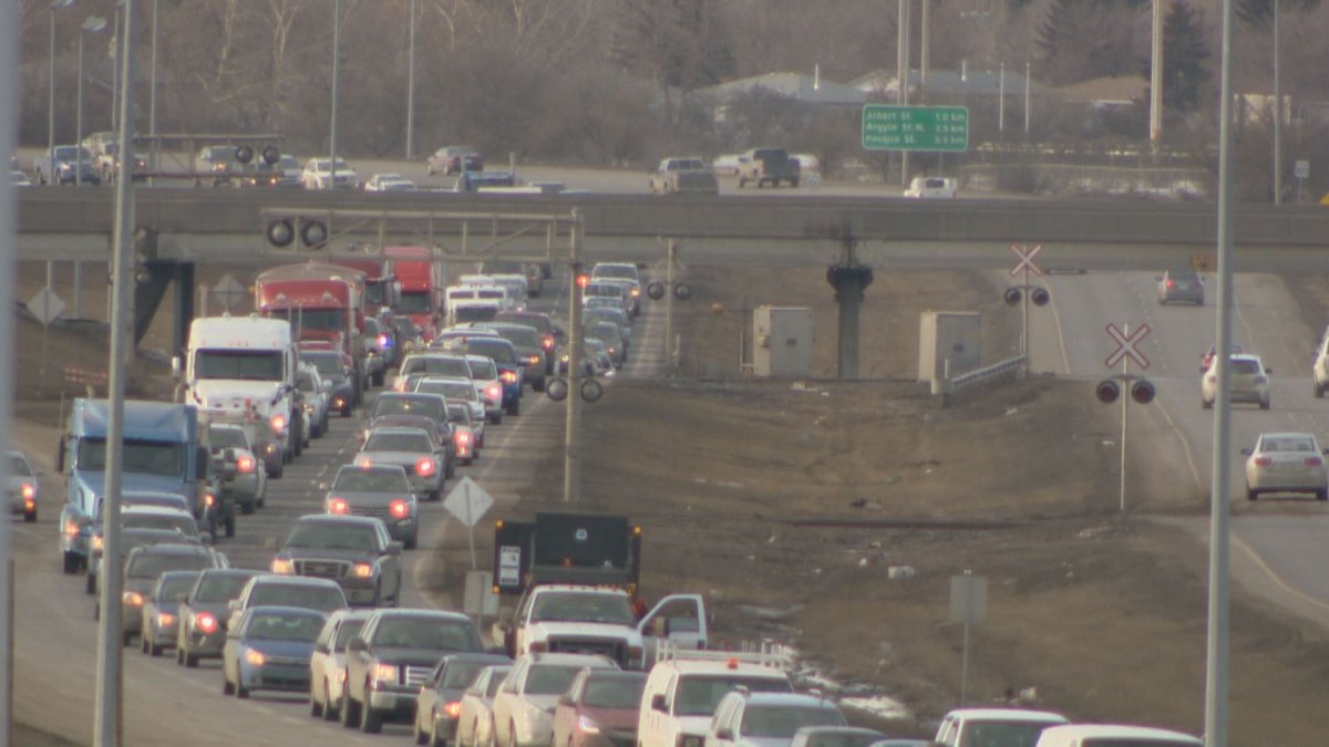 Fatal crash on Ring Road - Regina | Globalnews.ca