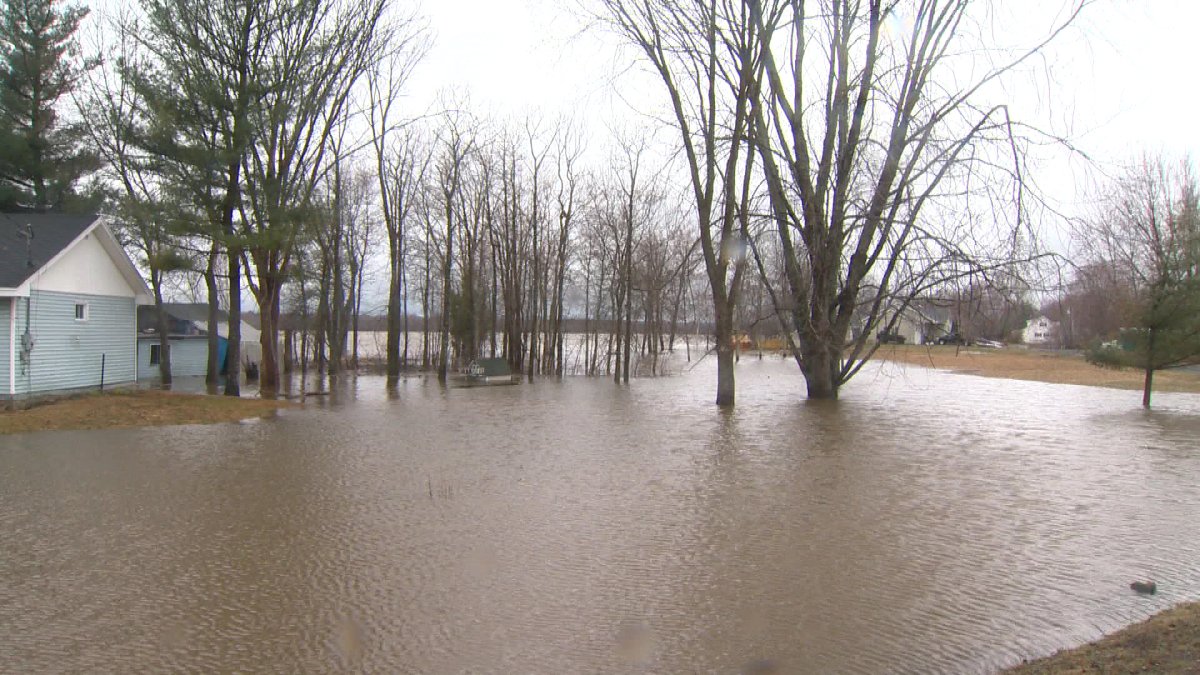 Fredericton, Jemseg reach flood stage, EMO warns more on the way - New ...