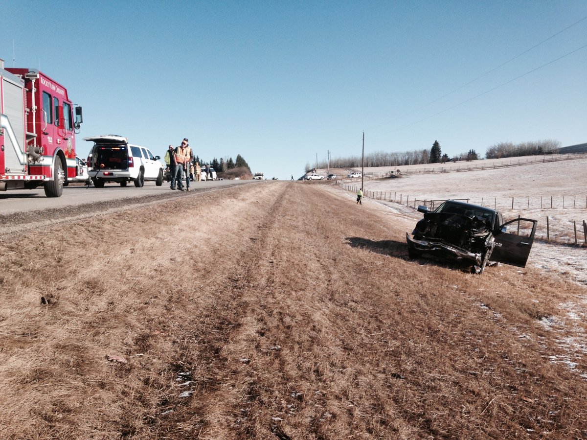 One person killed in multi-vehicle crash near Cochrane | Globalnews.ca