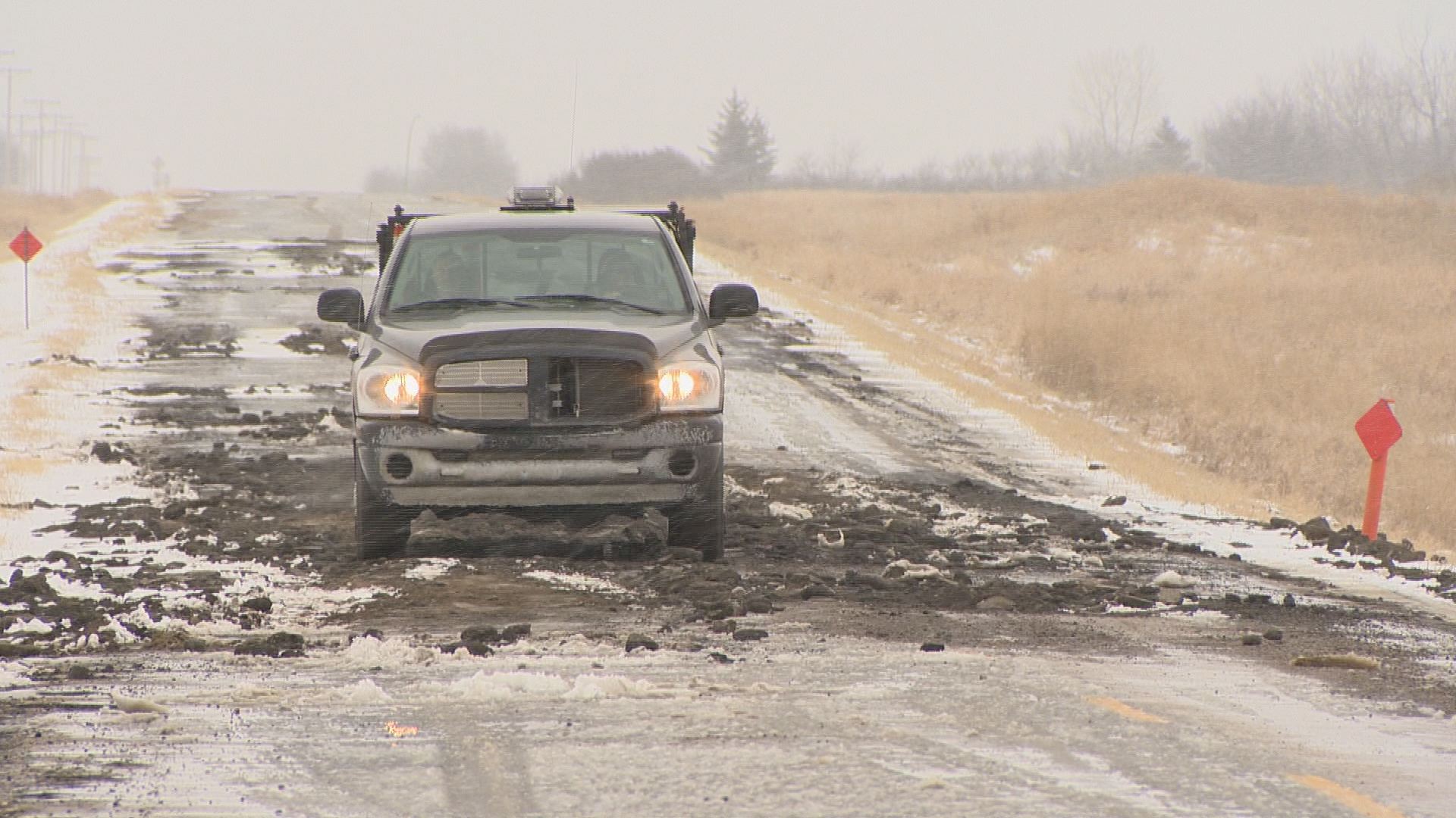 Sask. residents frustrated with crumbling highways | Globalnews.ca