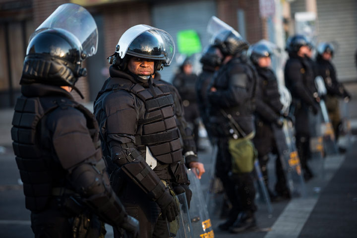 Images and video from violent riots in Baltimore following Freddie Gray ...