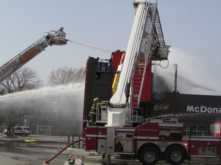 Fire crews battle blaze at McDonald’s on Henderson Highway - Winnipeg ...