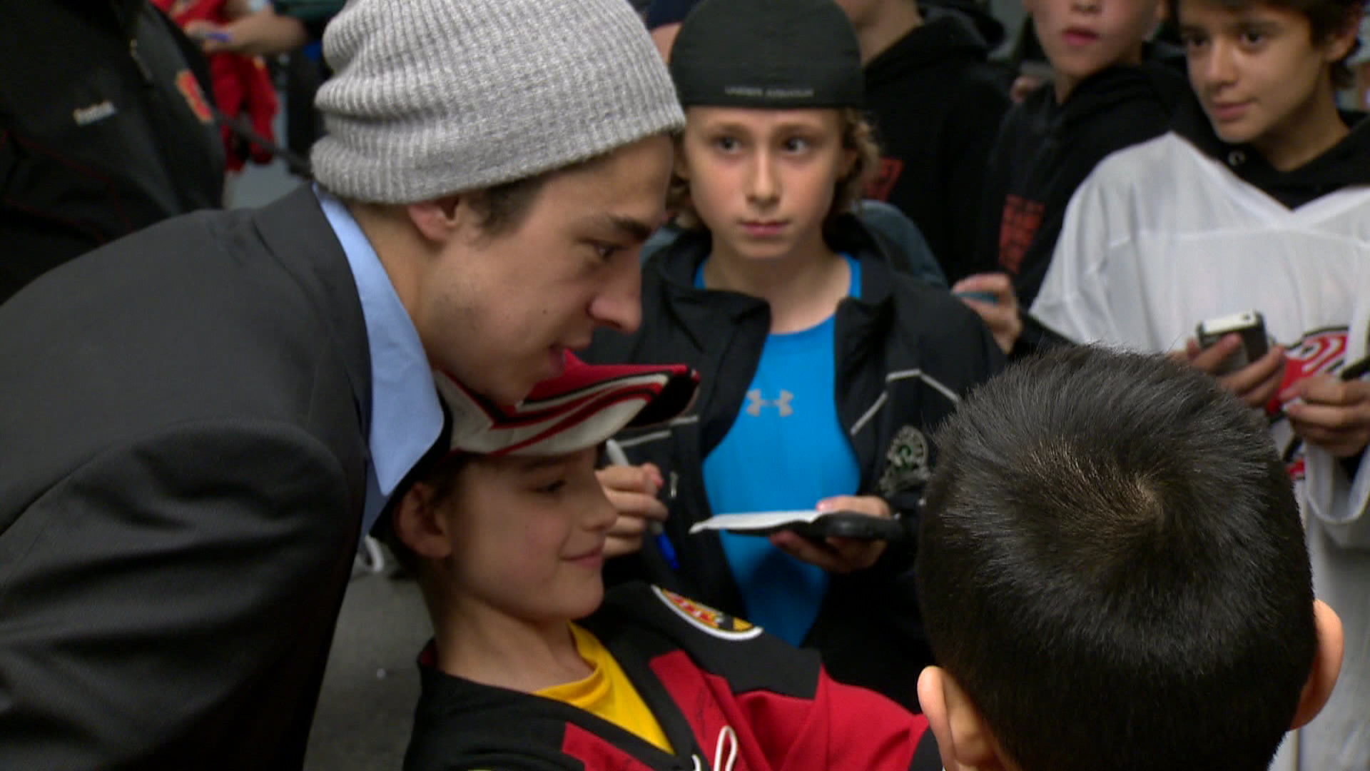 Flames whip fans into playoff frenzy | Globalnews.ca