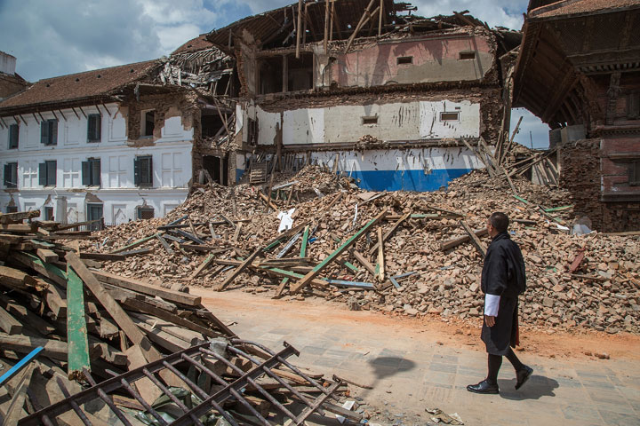 As Nepal quake death toll tops 4,000, shattered villages plead for aid ...