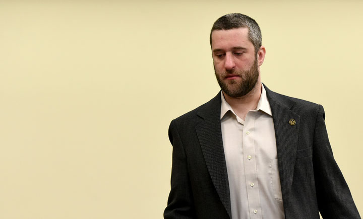 Blood stains on display at Dustin Diamond bar brawl trial | Globalnews.ca