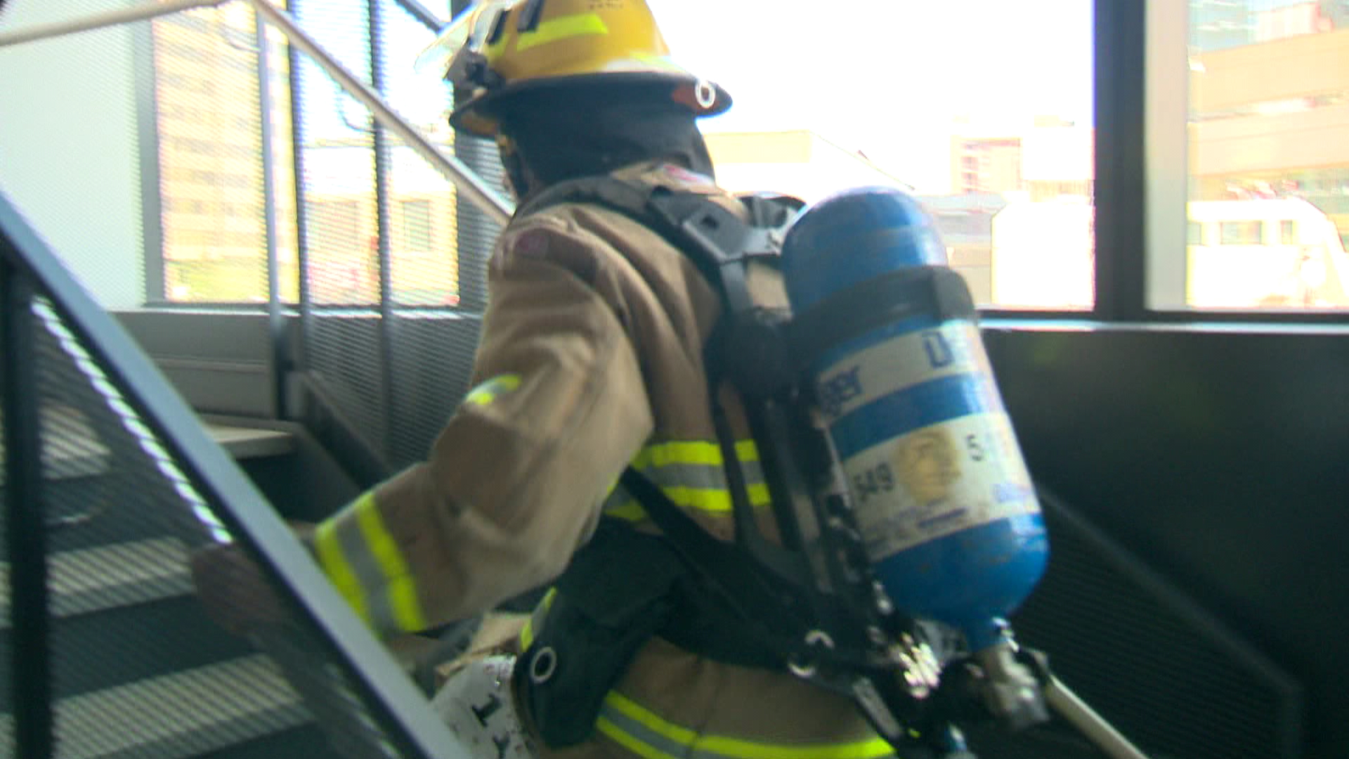 Calgary Firefighters climb and conquer The Bow building | Globalnews.ca