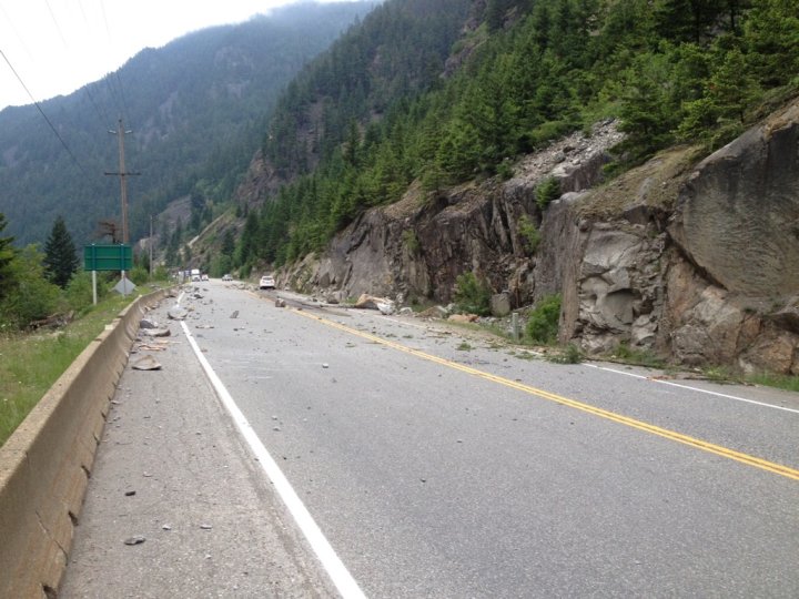 Rock slide closes Highway 1 | Globalnews.ca