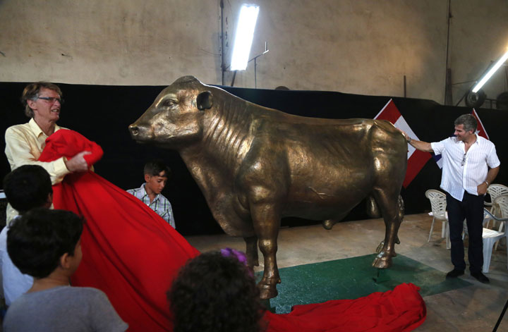 Canadian bull immortalized with bronze statue in Cuba - National ...