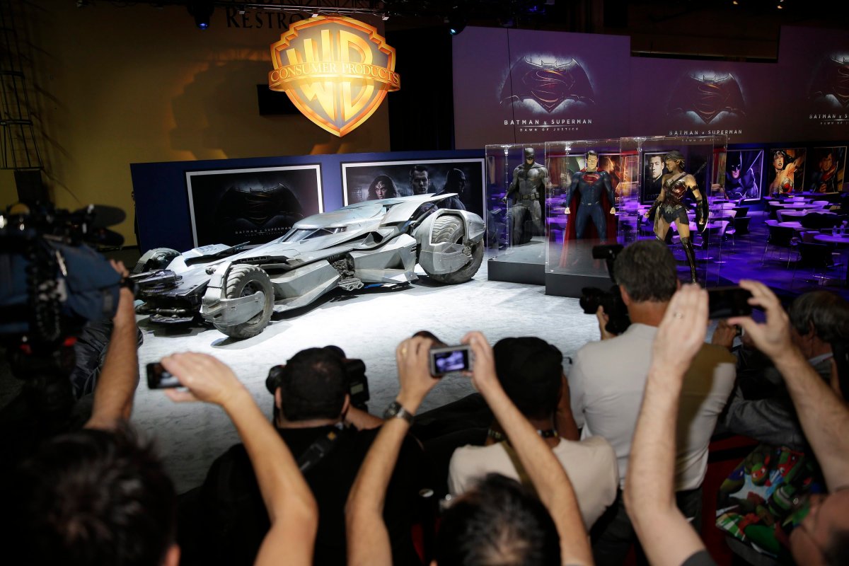 Warner Bros. showcases newest Batmobile in Las Vegas | Globalnews.ca