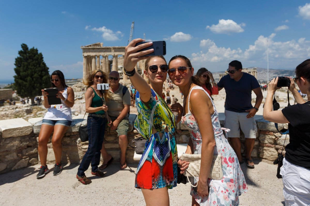 Greece crisis: 7 photos that show what happens when banks close ...