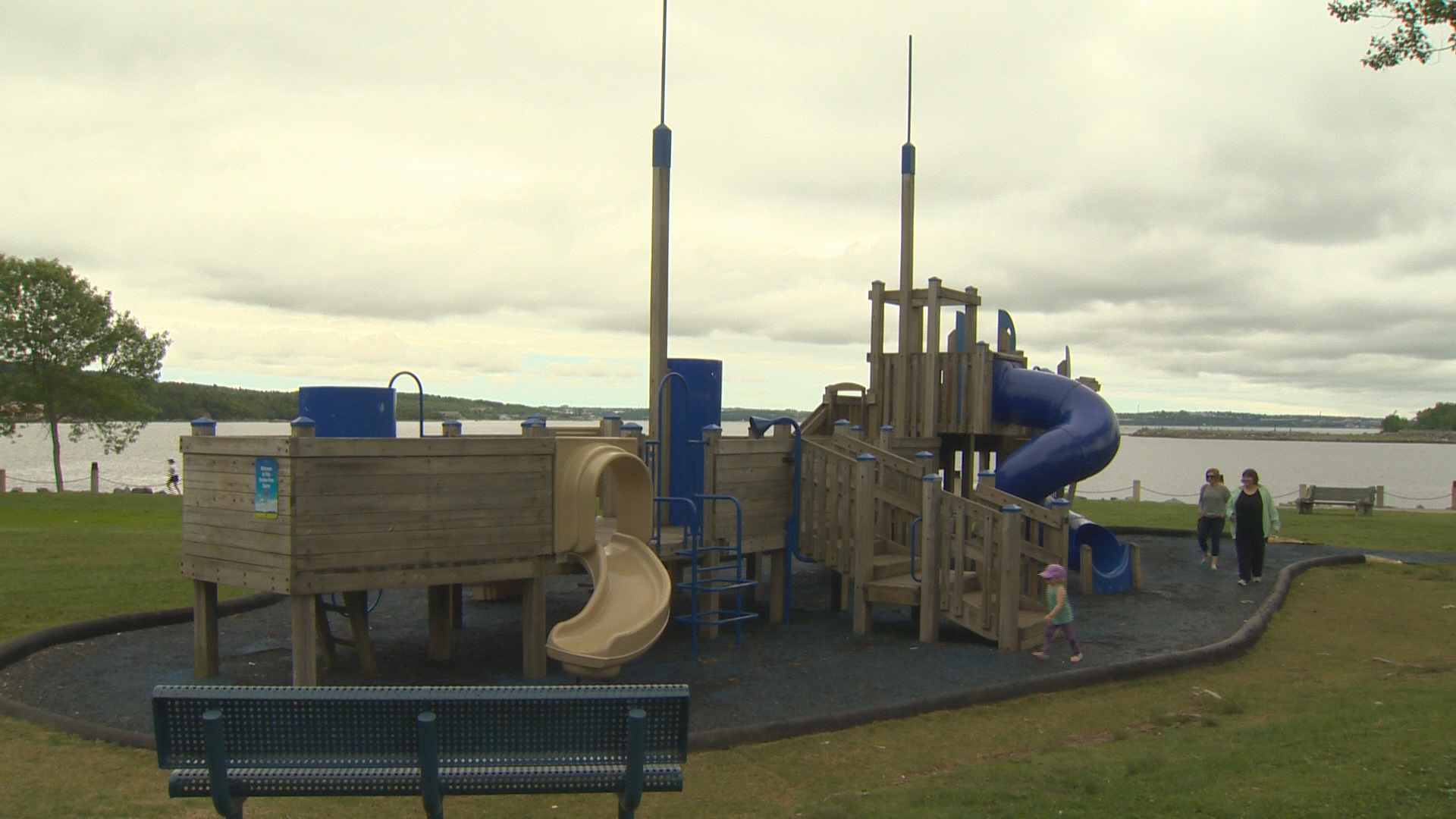 DeWolfe Park to get new, safer play structure for children | Globalnews.ca