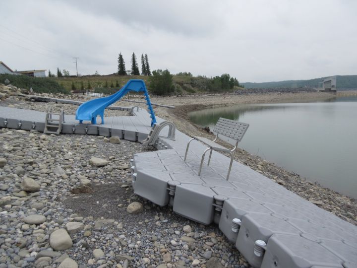 Ghost Lake reservoir shrinks, business owners hope to stay afloat ...