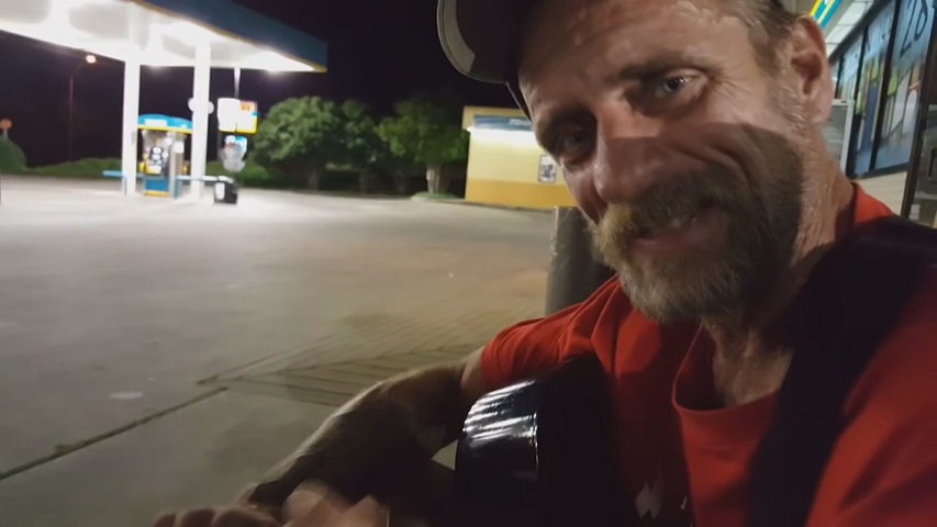 WATCH: Homeless man in Texas shares wisdom with stranger in viral video ...