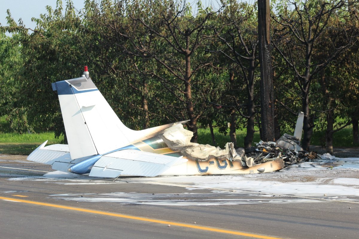 UPDATE: Pilot in critical condition after single-engine plane crashes ...